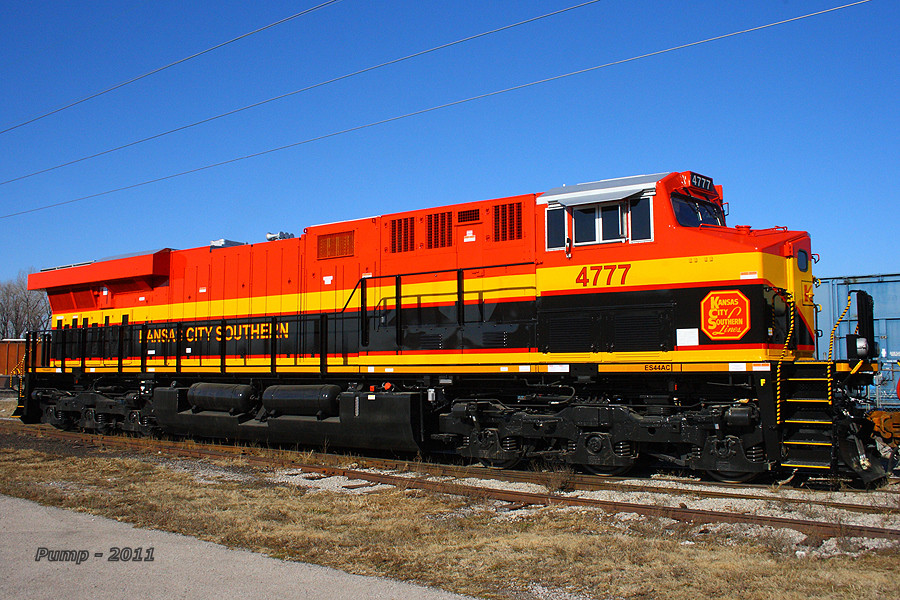 KCS 4777 - GE ES44AC